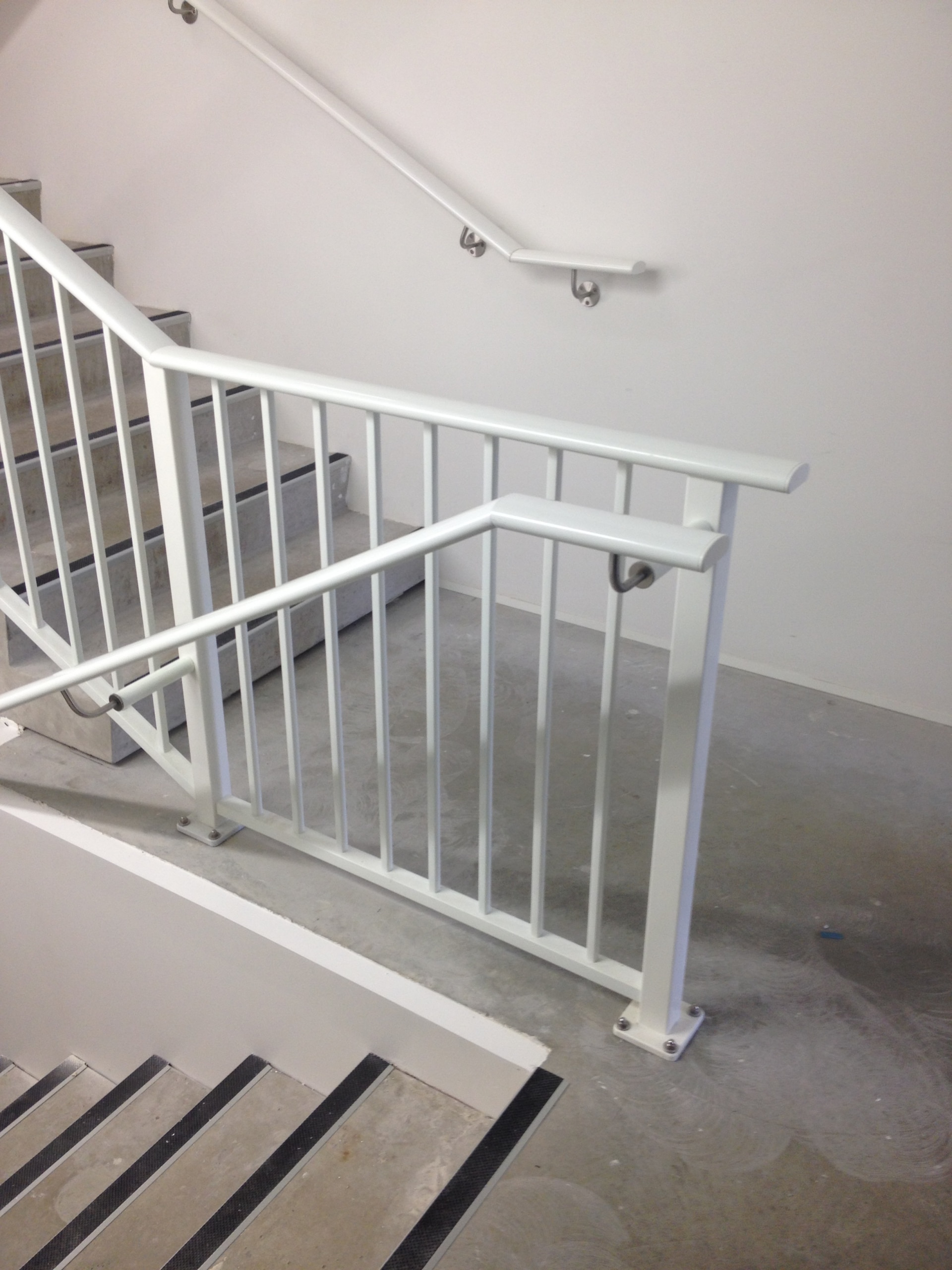 Canterbury Balustrade Aluminium Framed Ascot - Internal Stair Top Fix ...