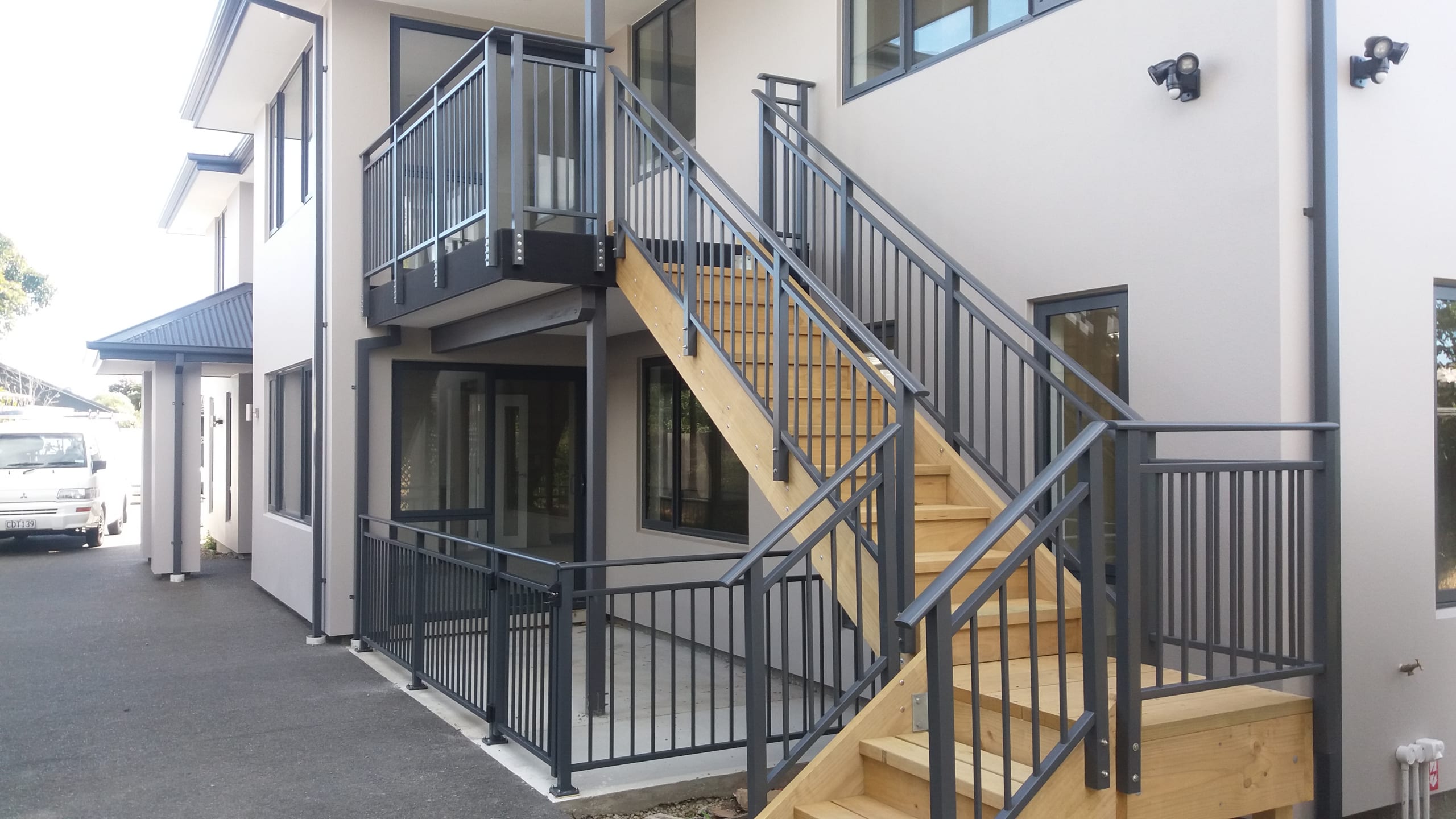 Canterbury Balustrade Aluminium Framed Windsor Top fixed - Stair ...