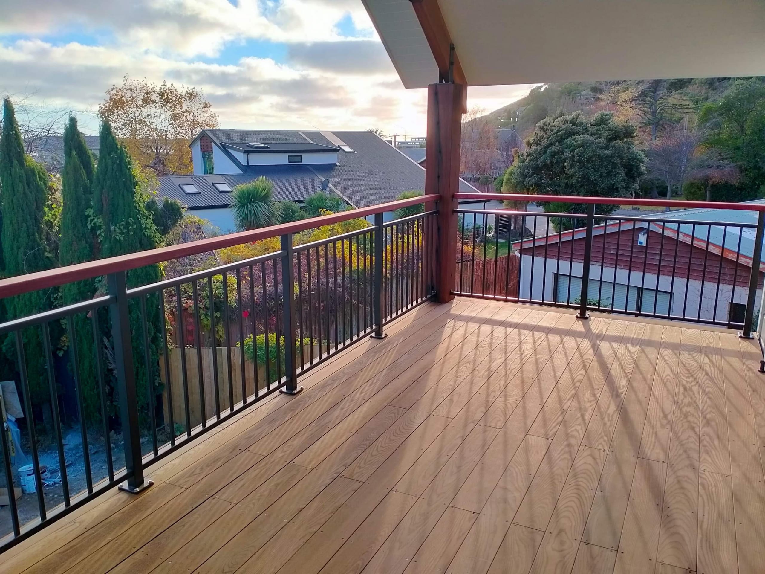 Canterbury Balustrade Aluminium FramedWindsor Top fix with Timber top ...