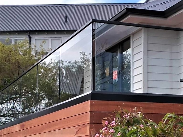 Metropolis Top Fixed Channel | Canterbury Balustrades
