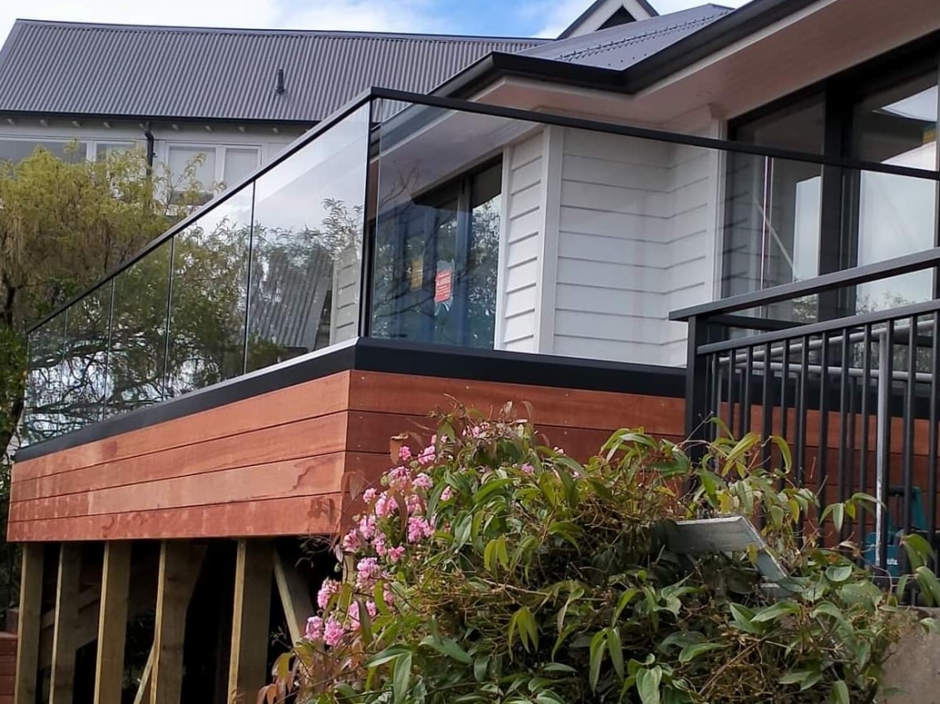 Metropolis Top Fixed Channel | Canterbury Balustrades