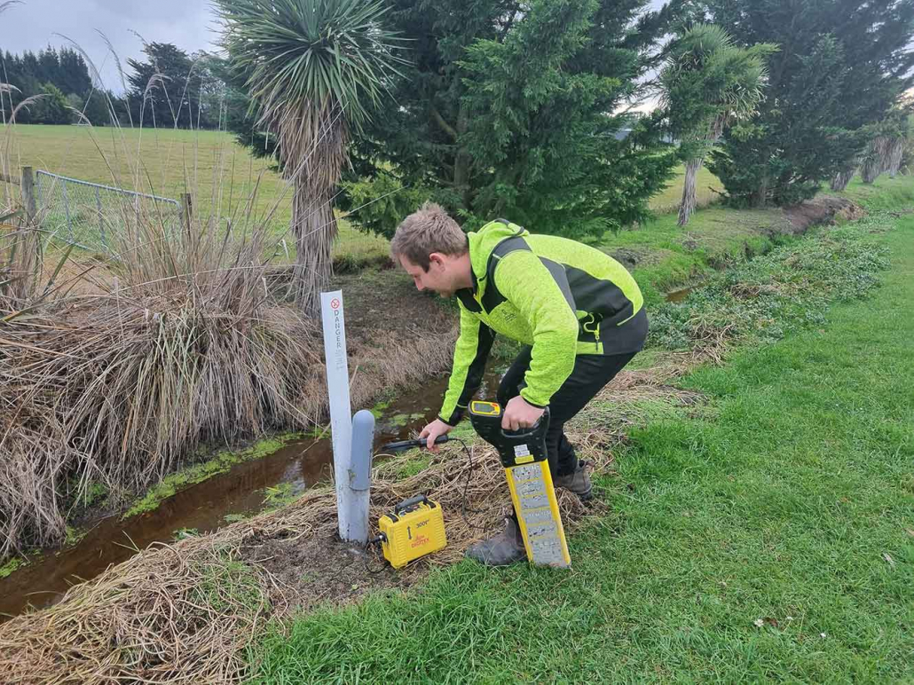 The locator guys | Locator Guys