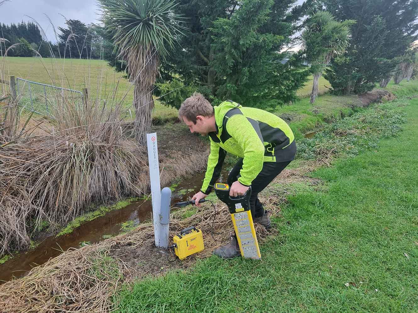 The locator guys | Locator Guys