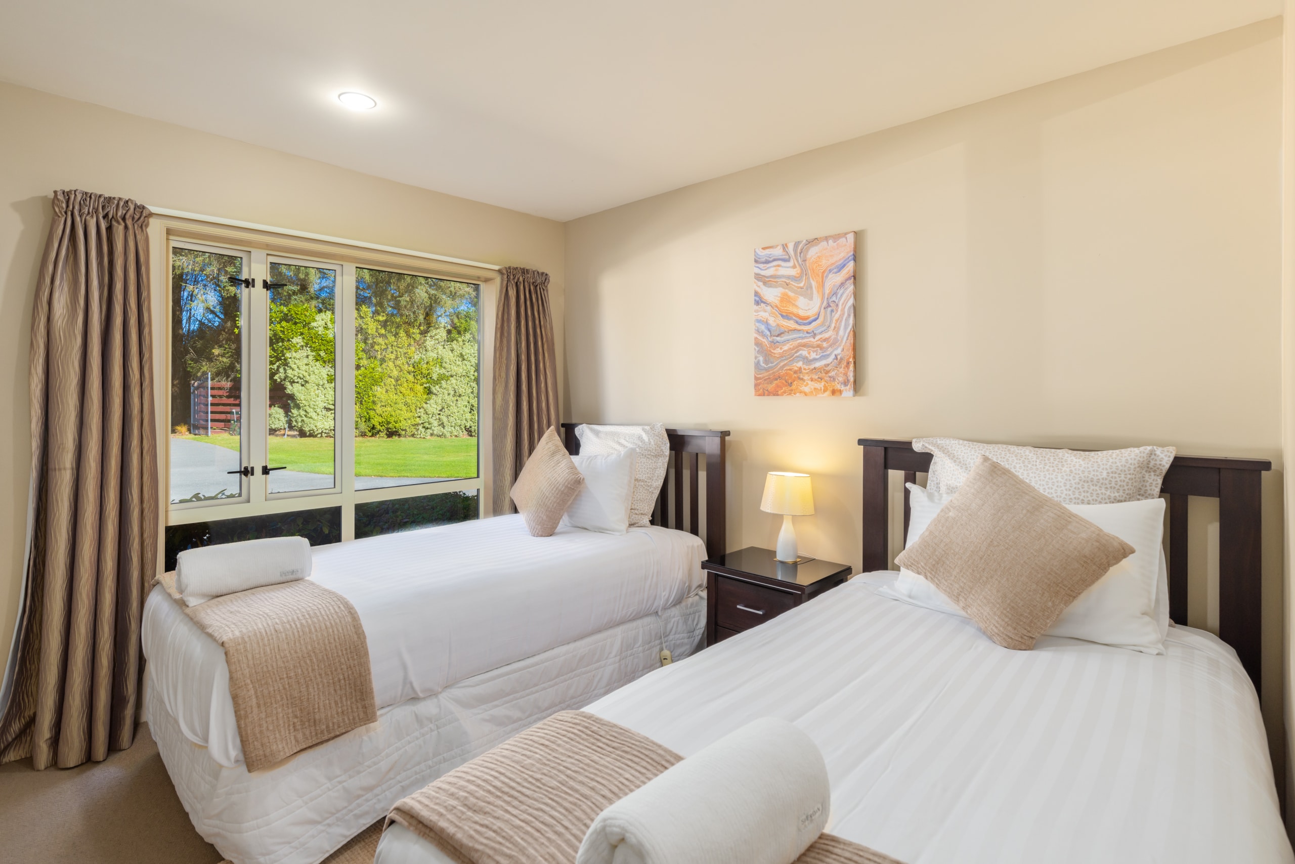 The Meadows Villa twin bedroom - The Meadows